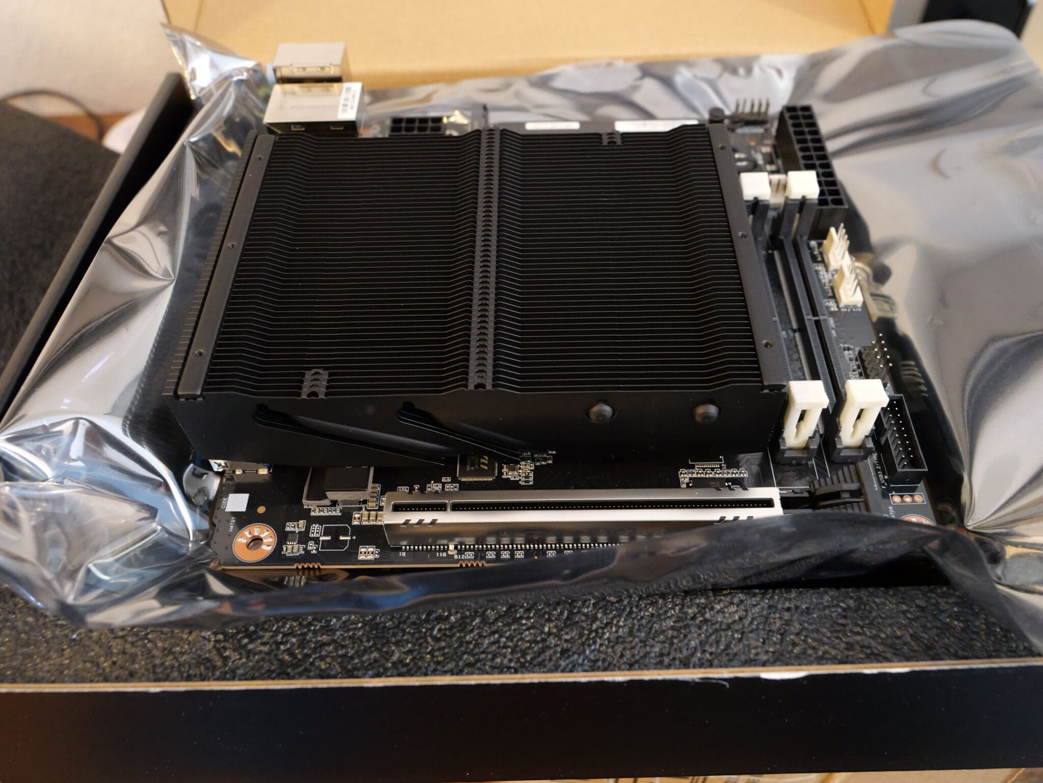 Minisforum BD795i SE Motherboard Review for Home Lab - Virtualization Howto